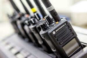 Radiocomunicaciones VHF y HF: Comparativa y Diferencias